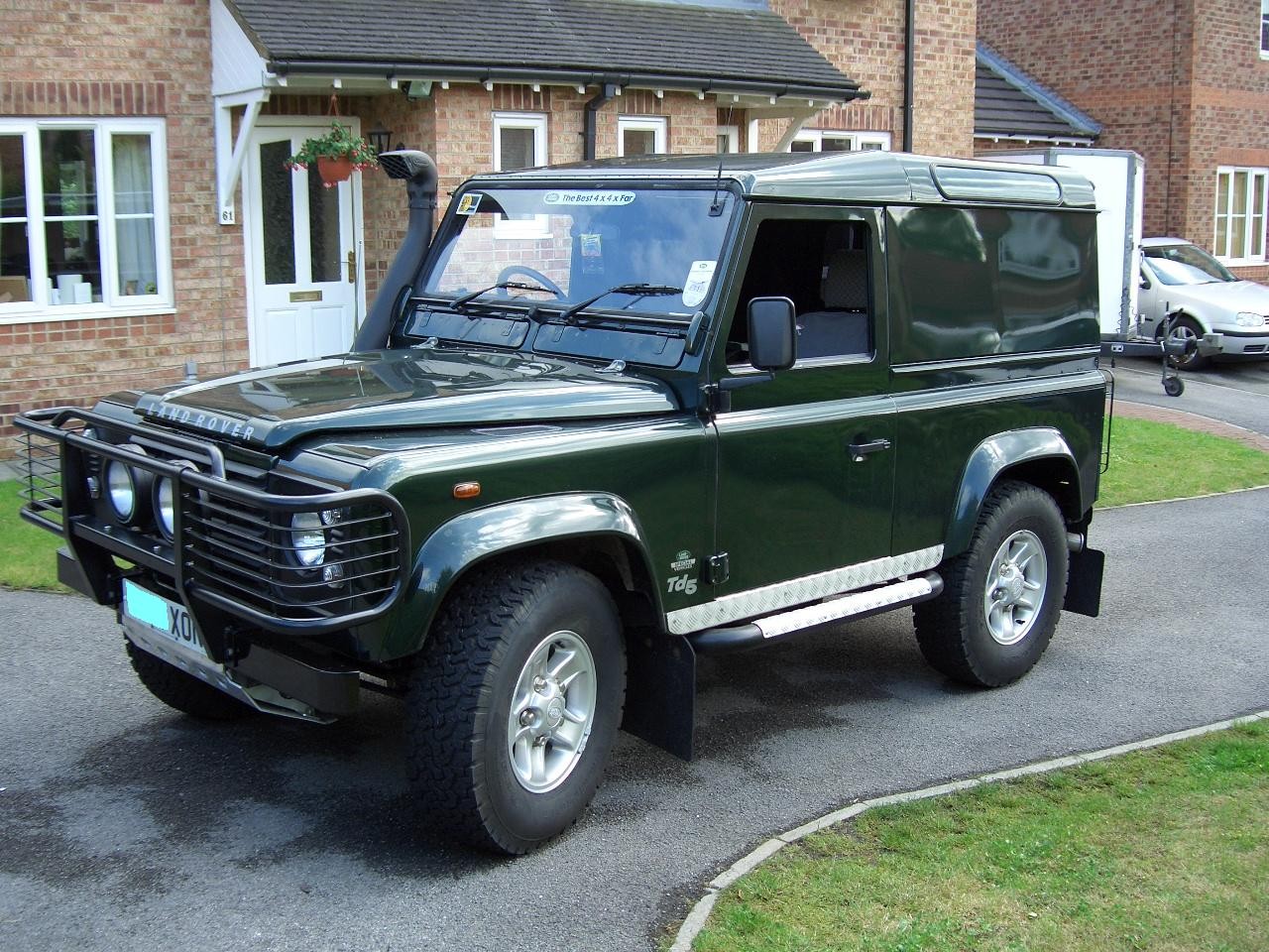 Land Rover Defender 90 Chassis Metric Bolt & Nut Kit - Stig Fasteners Ltd