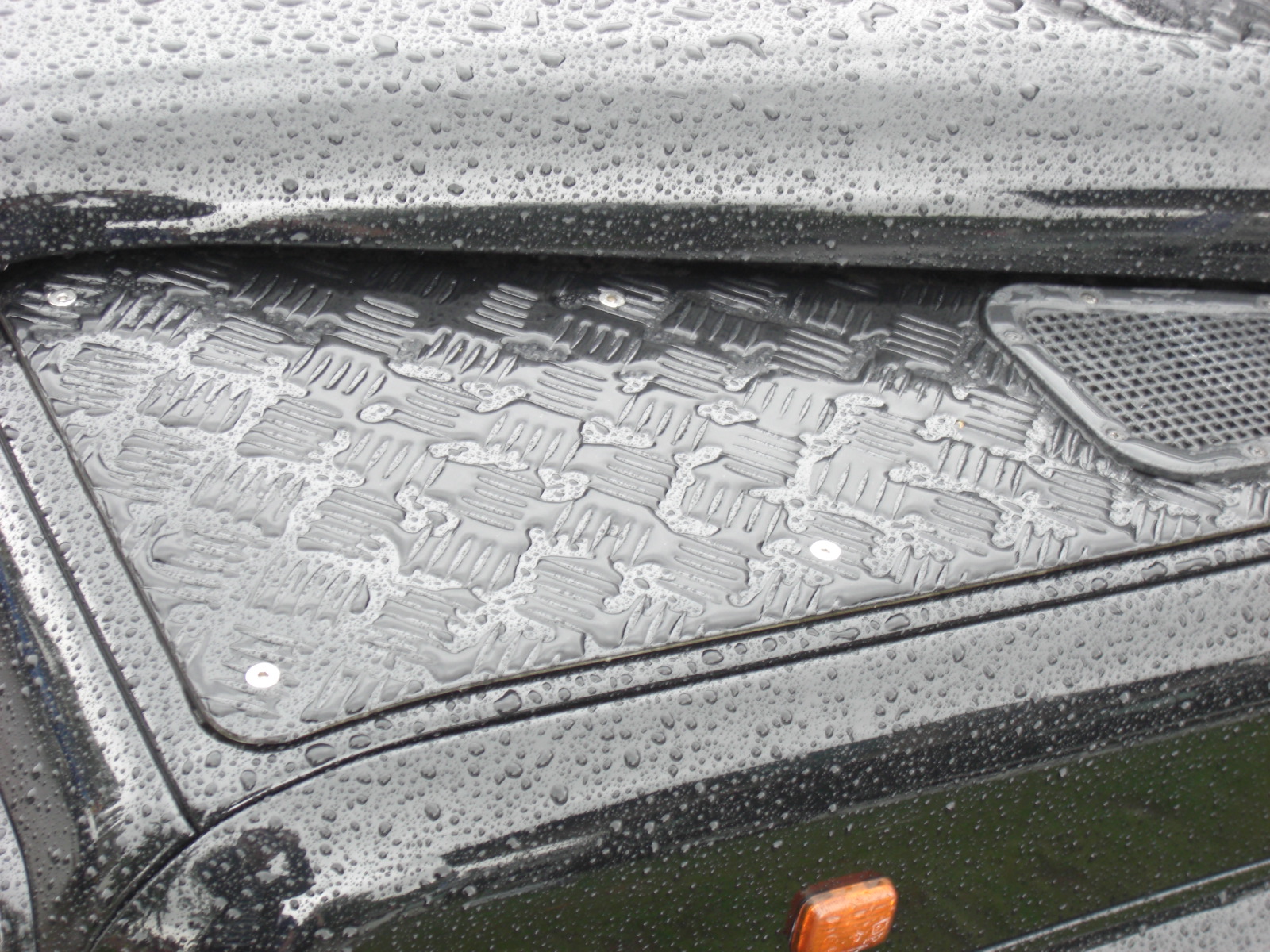 Land Rover Defender Checkerplate Screw Kit - Stig Fasteners Ltd