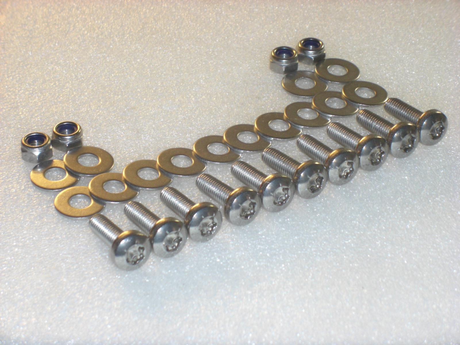 Defender Crossmember - Tub Screws T45 TORX - Stig Fasteners Ltd