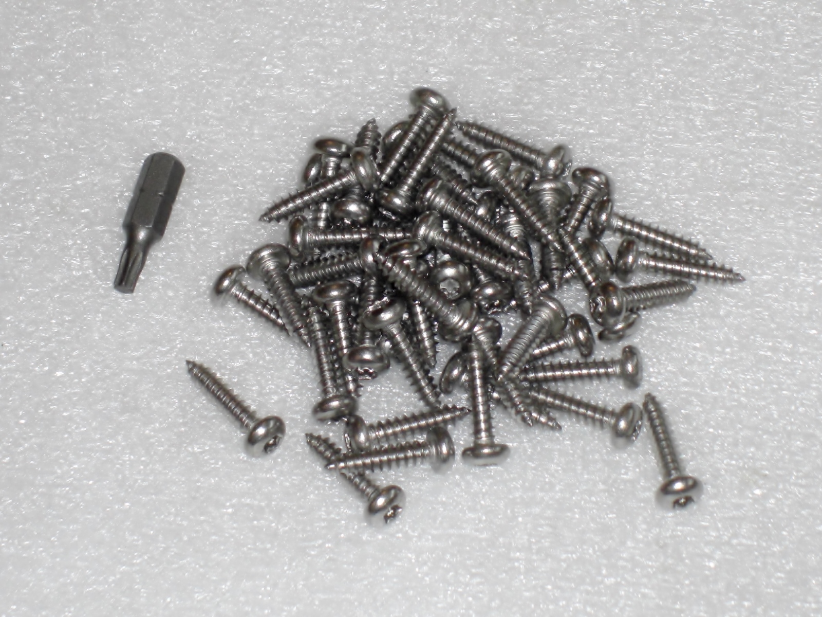 Defender/Freelander 50pc No.8 Torx Pan Self-Tapping Trim Screws - Stig ...